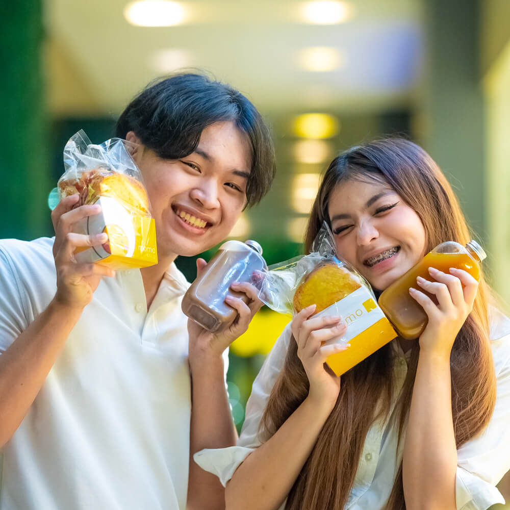 ABOUT – Momoeggdrop